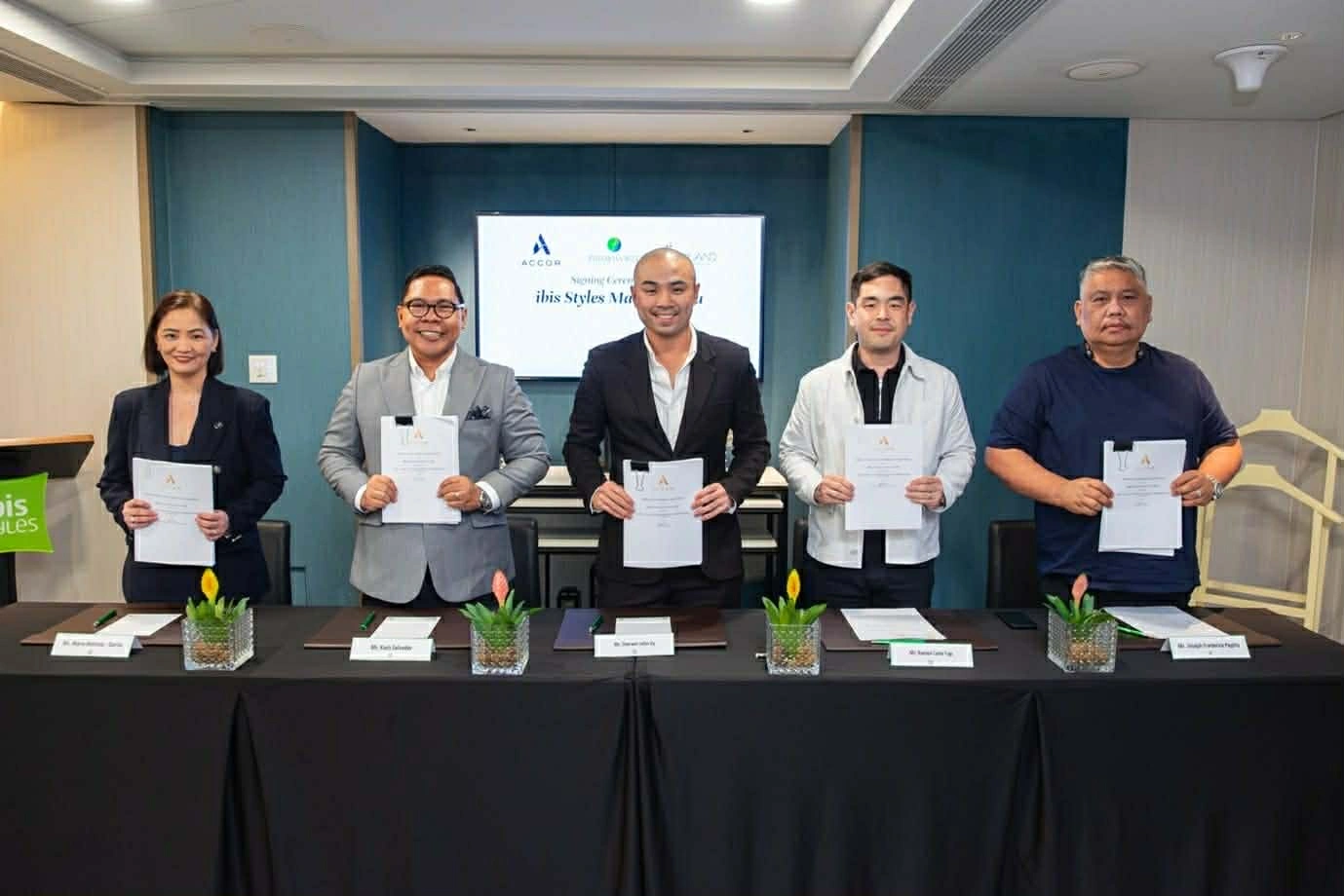 Contract Signed for New ibis Styles Hotel at Cebu Yacht Club ...